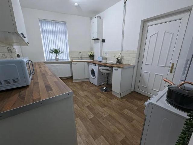 1 bedroom in a house share to rent
