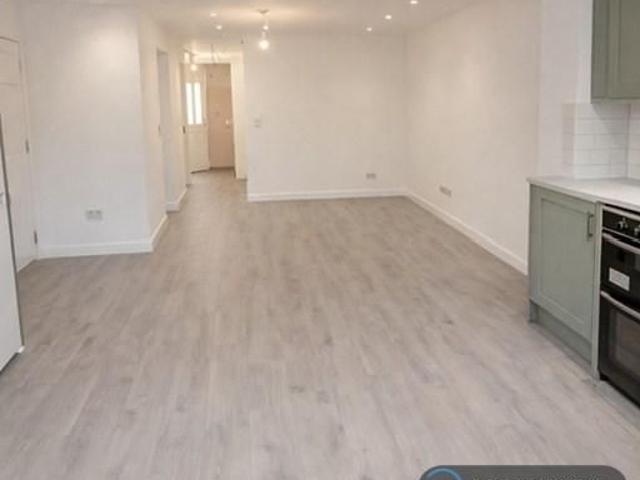1 bedroom in a house share to rent