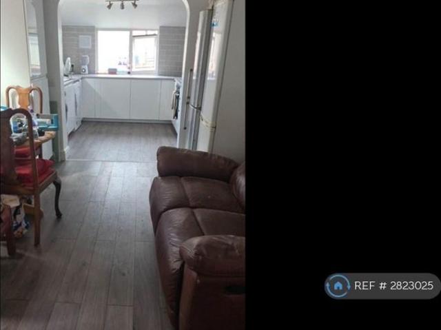 1 bedroom in a house share to rent