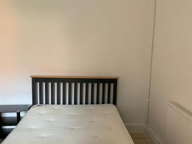 1 bedroom in a house share to rent