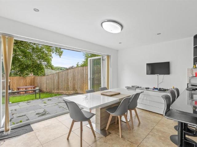 1 bedroom in a house share to rent