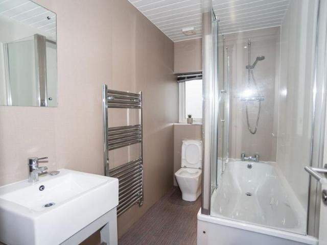 1 bedroom in a house share to rent