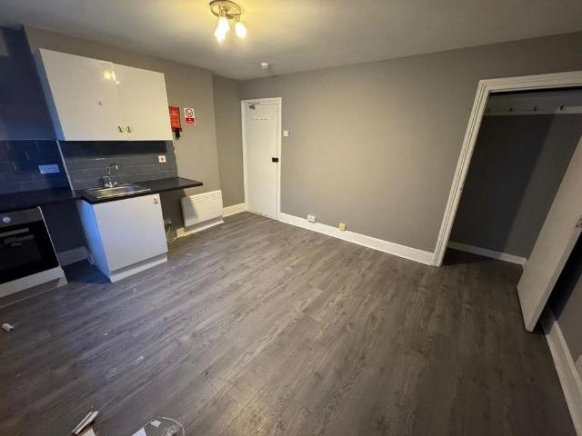 1 bedroom in a house share to rent