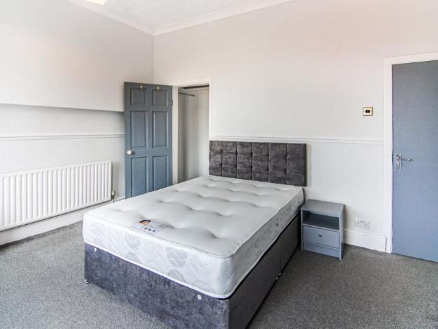 1 bedroom in a house share to rent
