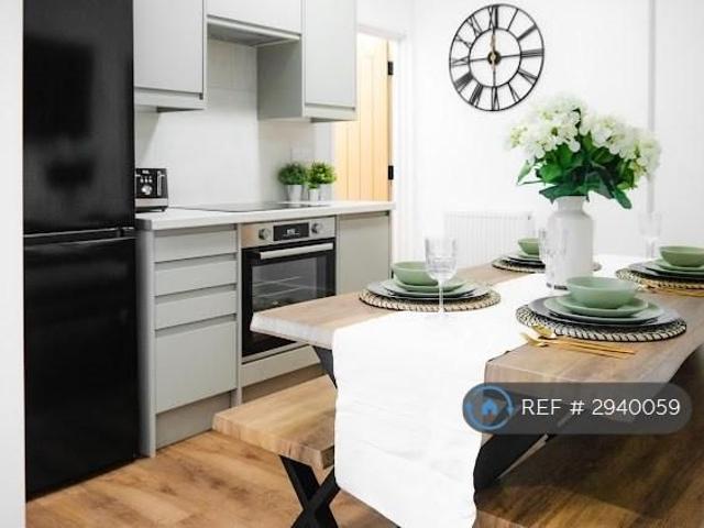 1 bedroom in a house share to rent