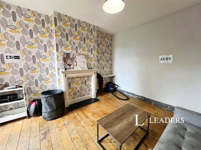 1 bedroom in a house share to rent