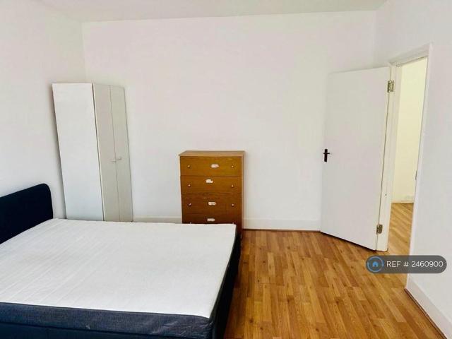 1 bedroom in a house share to rent