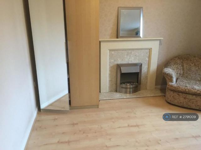 1 bedroom in a house share to rent