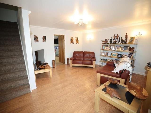 1 bedroom in a house share to rent