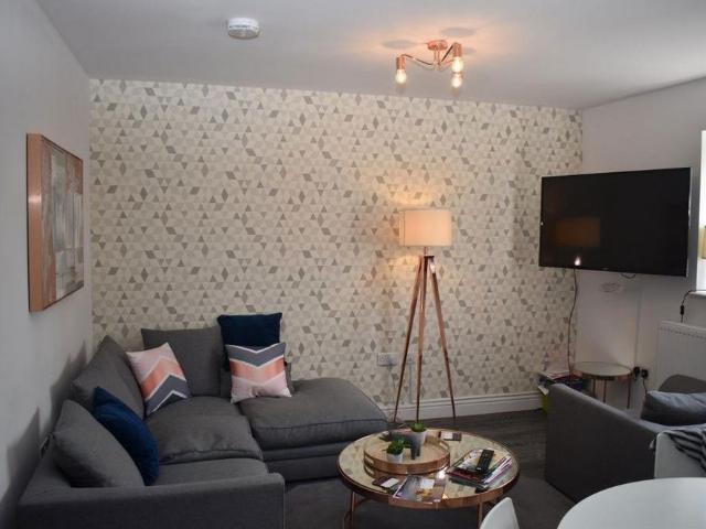 1 bedroom in a house share to rent