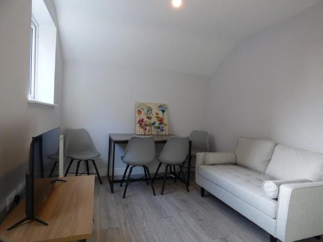 1 bedroom in a house share to rent