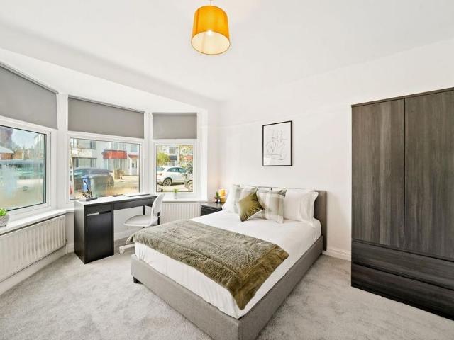 1 bedroom in a house share to rent