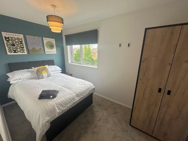 1 bedroom in a house share to rent