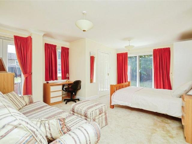 1 bedroom in a house share to rent
