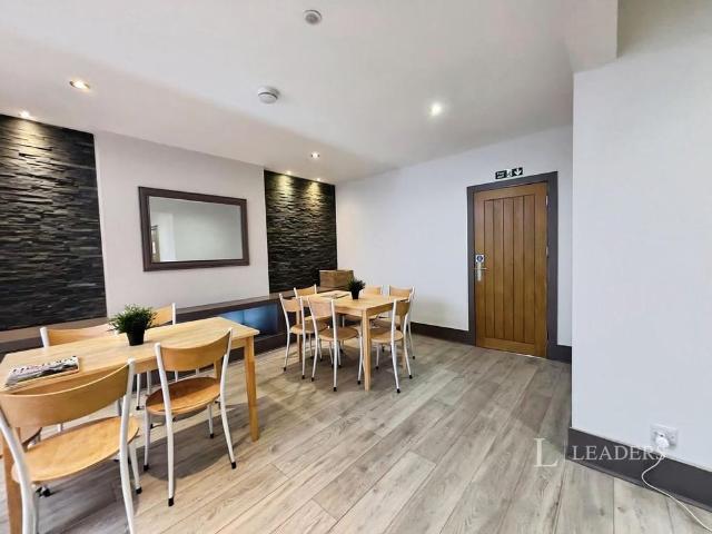 1 bedroom in a house share to rent