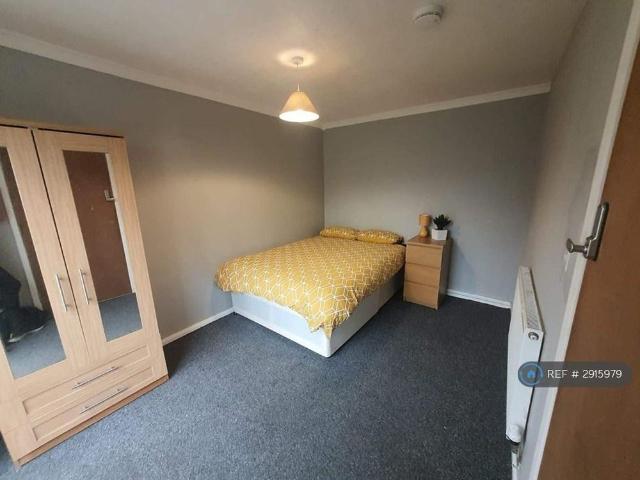 1 bedroom in a house share to rent