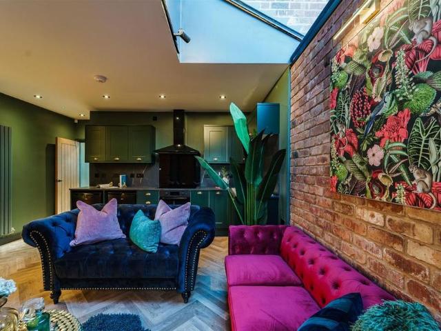1 bedroom in a house share to rent