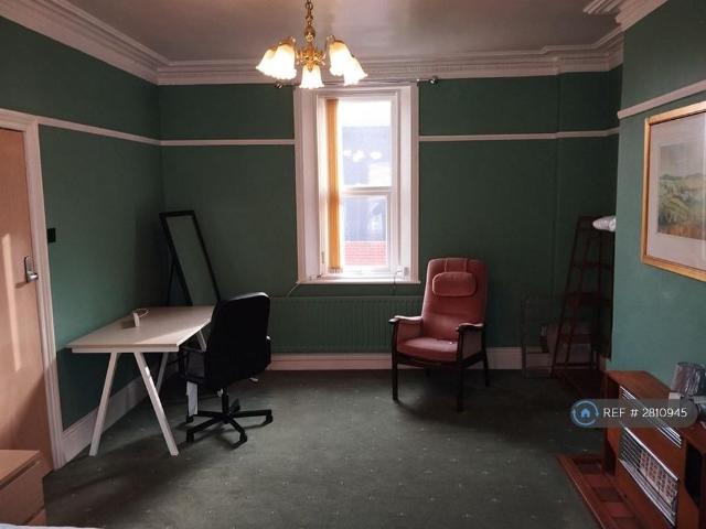 1 bedroom in a house share to rent