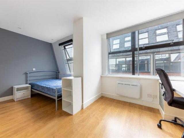 1 bedroom in a house share to rent