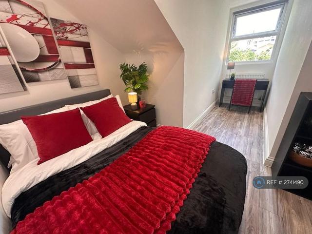 1 bedroom in a house share to rent