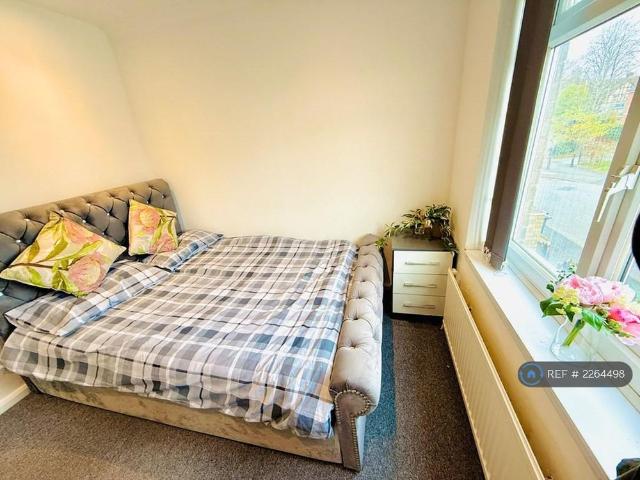1 bedroom in a house share to rent