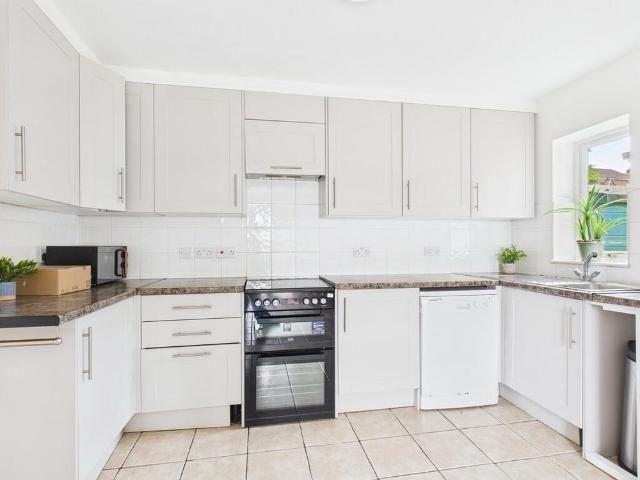 1 bedroom in a house share to rent