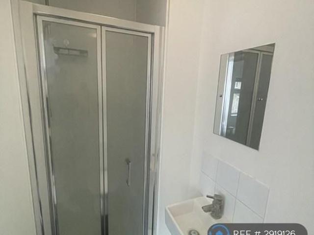 1 bedroom in a house share to rent