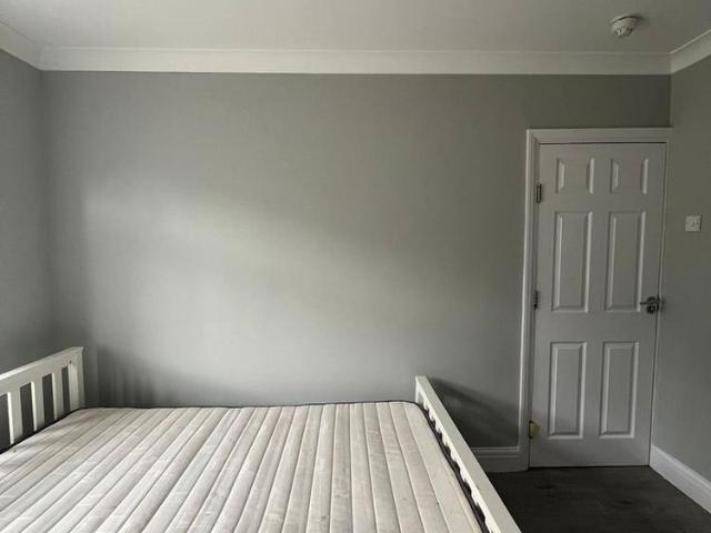 1 bedroom in a house share to rent