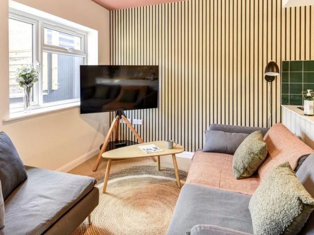 1 bedroom in a house share to rent