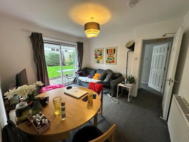 1 bedroom in a house share to rent