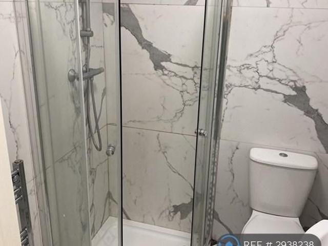 1 bedroom in a house share to rent