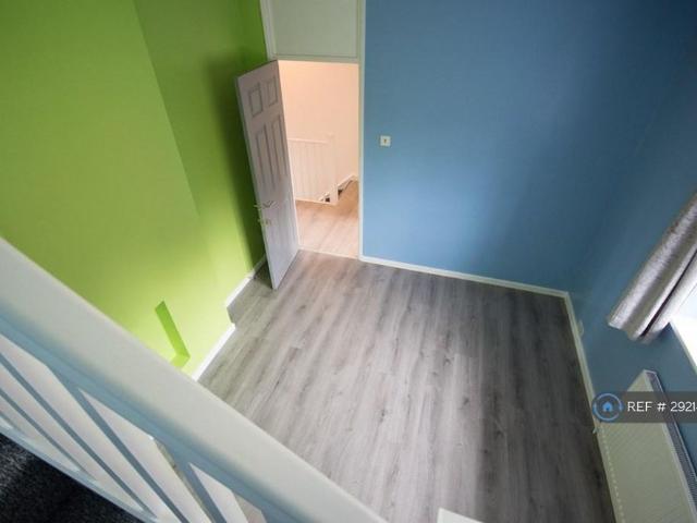 1 bedroom in a house share to rent