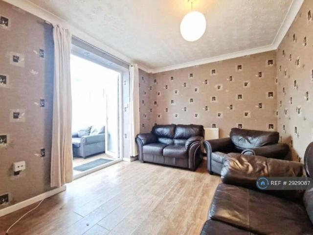 1 bedroom in a house share to rent