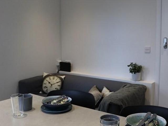 1 bedroom in a house share to rent