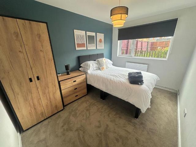 1 bedroom in a house share to rent