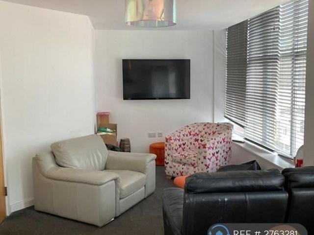1 bedroom in a house share to rent