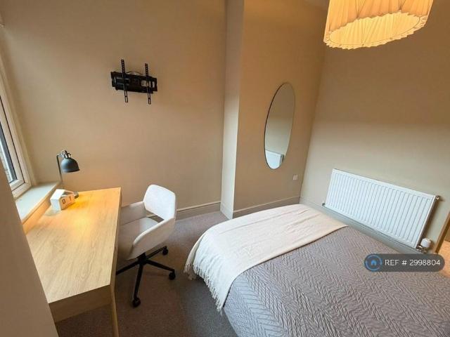 1 bedroom in a house share to rent