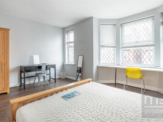 1 bedroom in a house share to rent