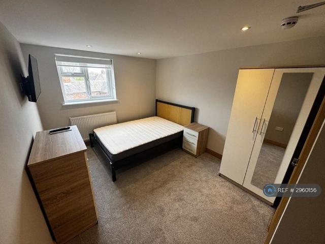 1 bedroom in a house share to rent