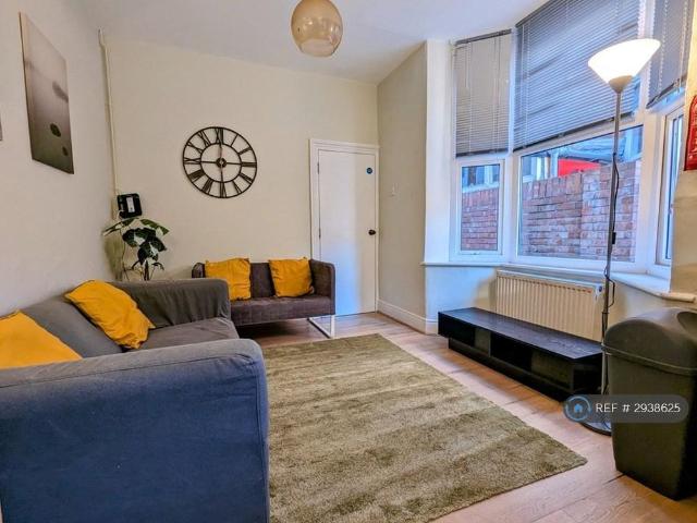 1 bedroom in a house share to rent