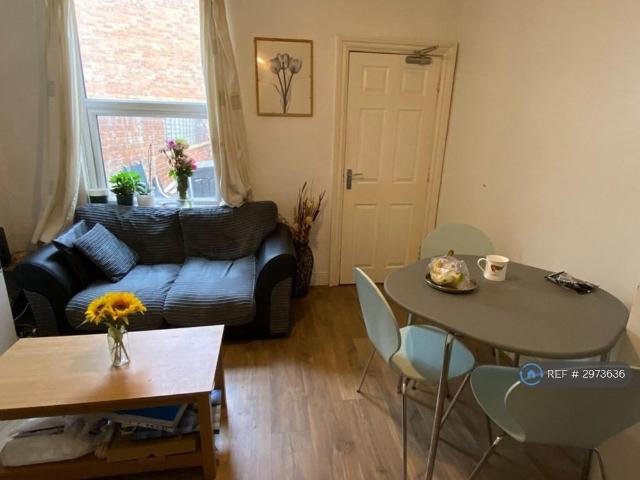 1 bedroom in a house share to rent