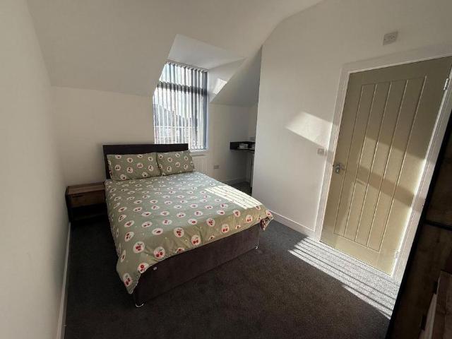 1 bedroom in a house share to rent