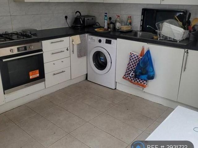 1 bedroom in a house share to rent