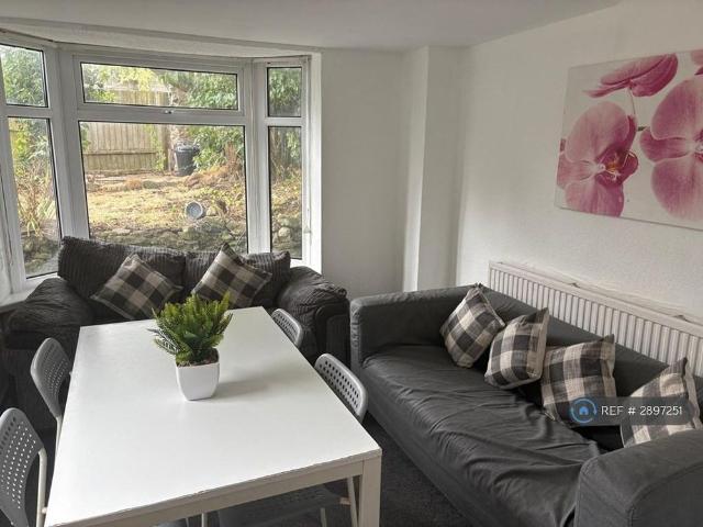1 bedroom in a house share to rent