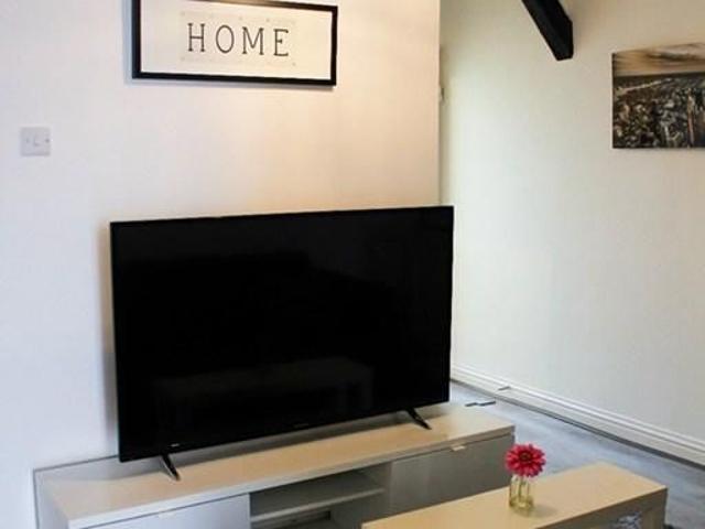 1 bedroom in a house share to rent