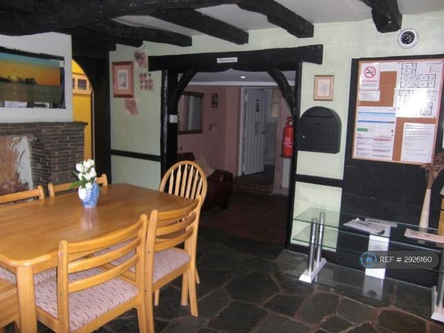1 bedroom in a house share to rent