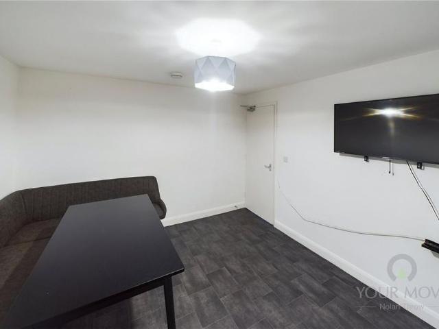 1 bedroom in a house share to rent