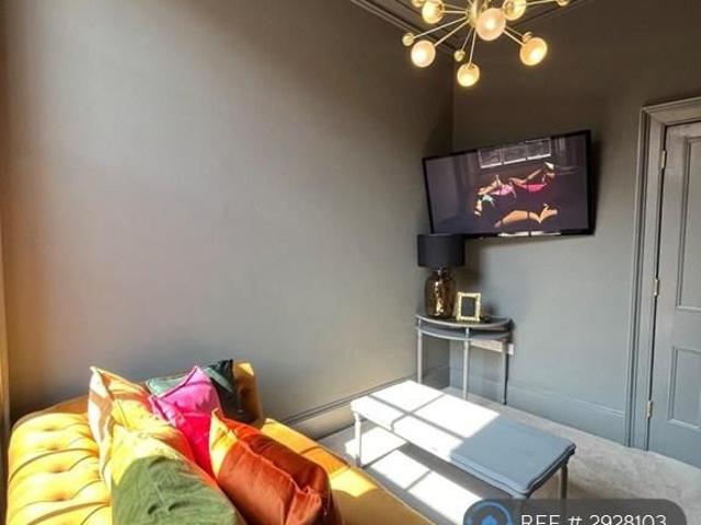 1 bedroom in a house share to rent