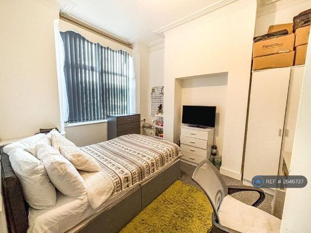 1 bedroom in a house share to rent