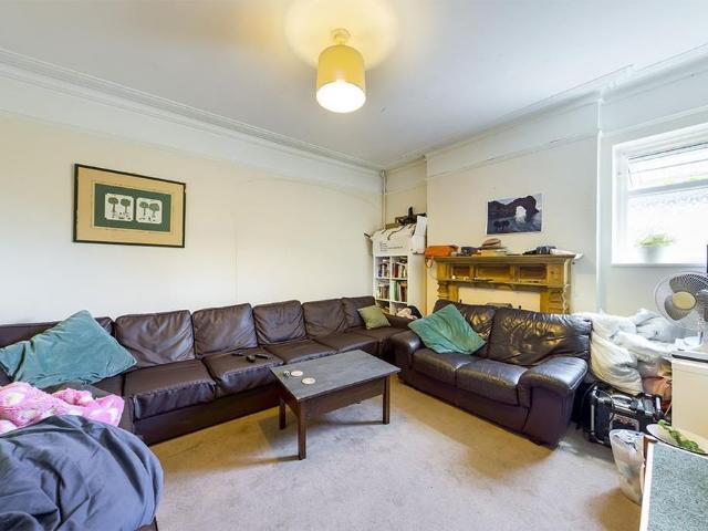 1 bedroom in a house share to rent